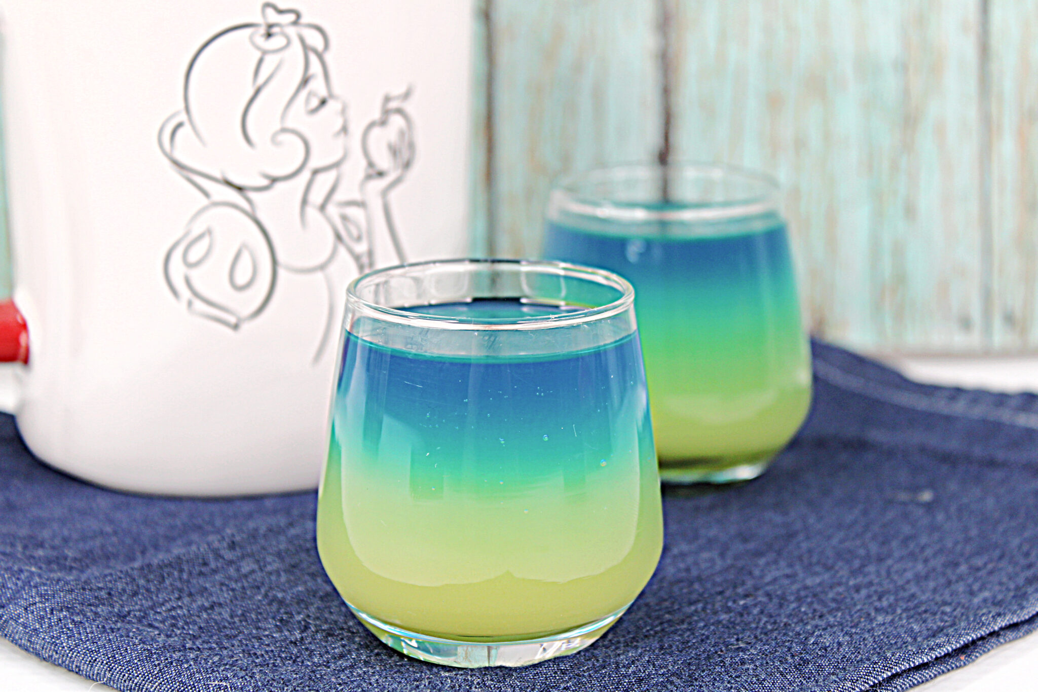 How To Make A Snow White Cocktail